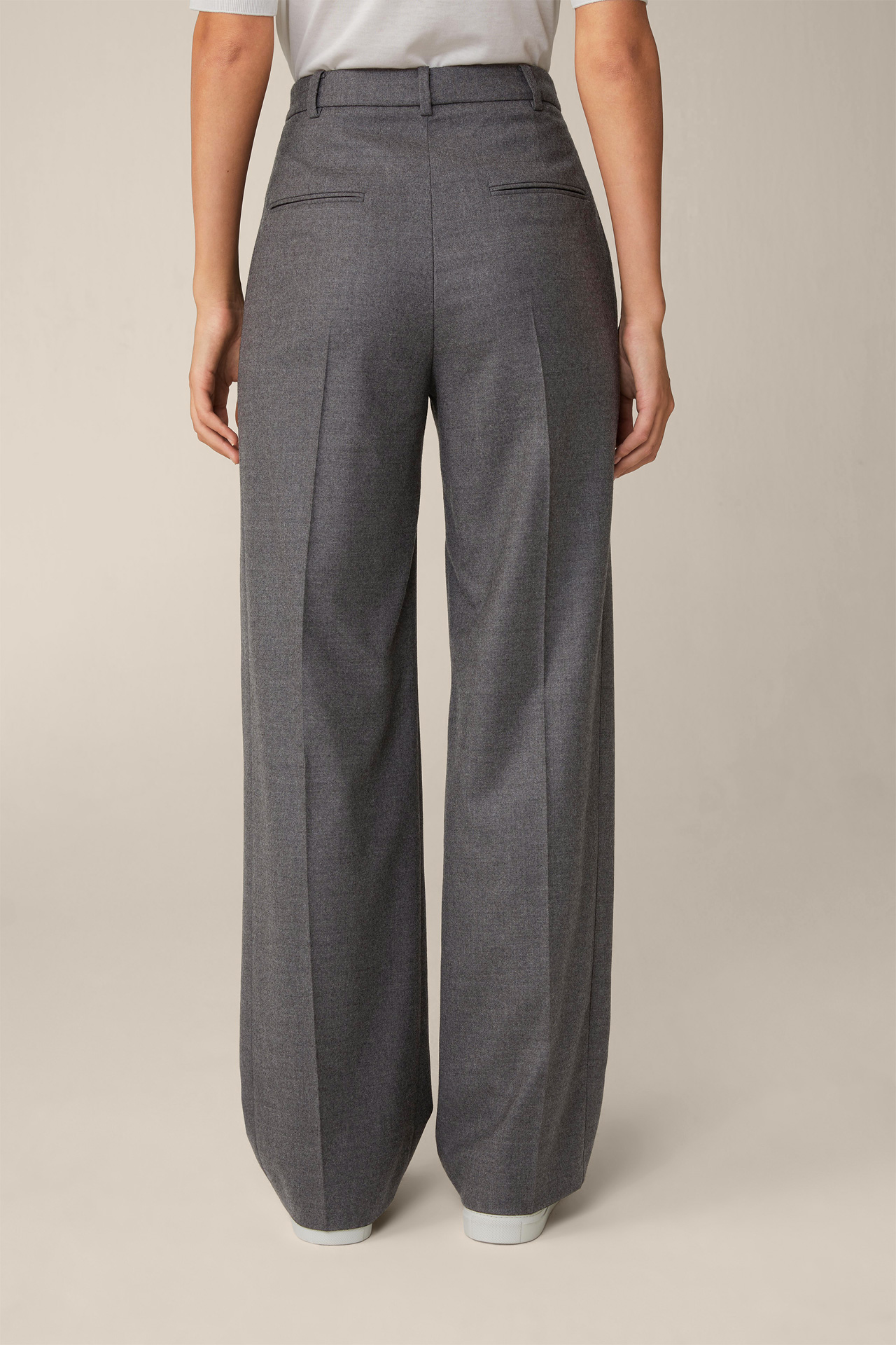 Flanell-Marlene-Hose mit Bundfalten in Grau - im windsor. Online-Shop